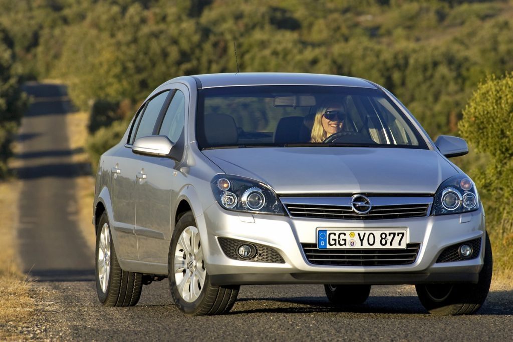 Opel Astra III Sedan - Galerie prasowe - Galeria • AutoCentrum.pl