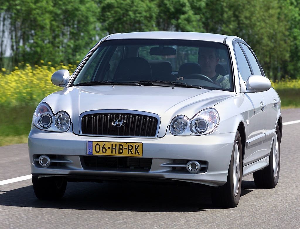 Hyundai Sonata 2002 - Galerie prasowe - Galeria • AutoCentrum.pl