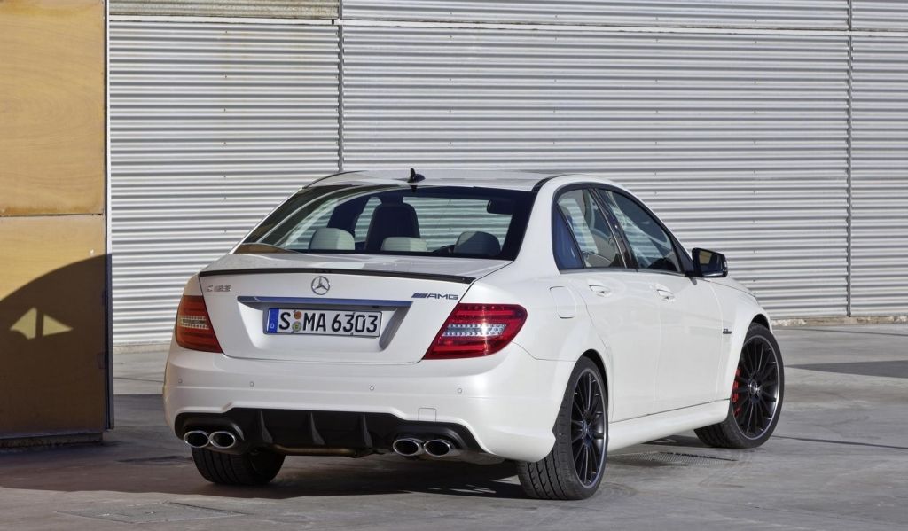 Mercedes C63 AMG 2012 sedan - Galerie prasowe - Galeria • AutoCentrum.pl