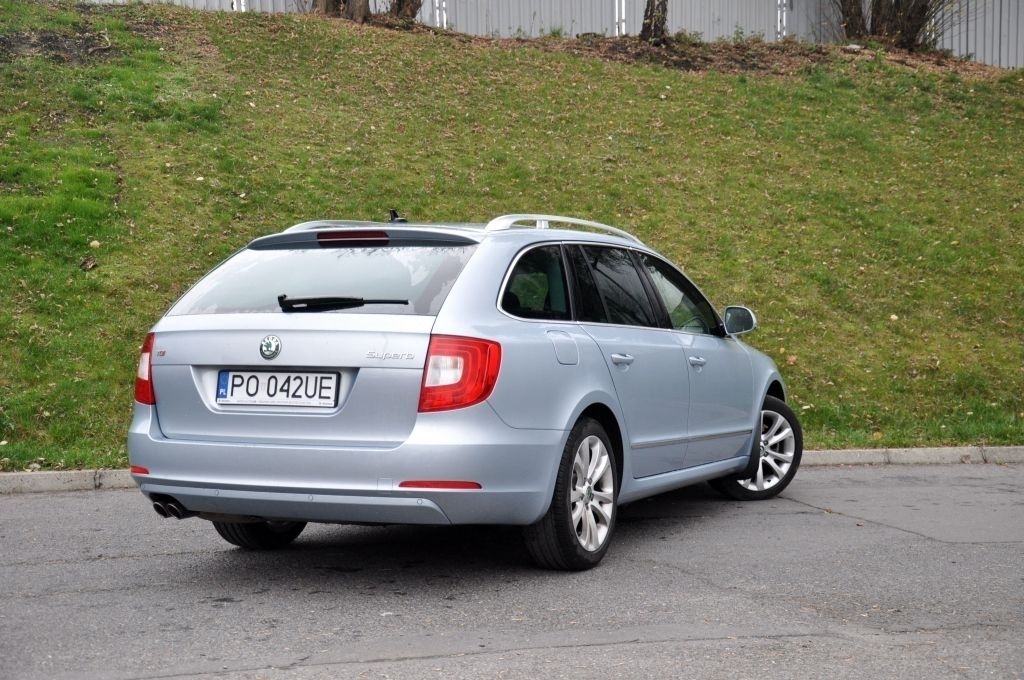 Skoda Superb II Kombi 2.0 TDI CR DPF 170KM - galeria redakcyjna ...