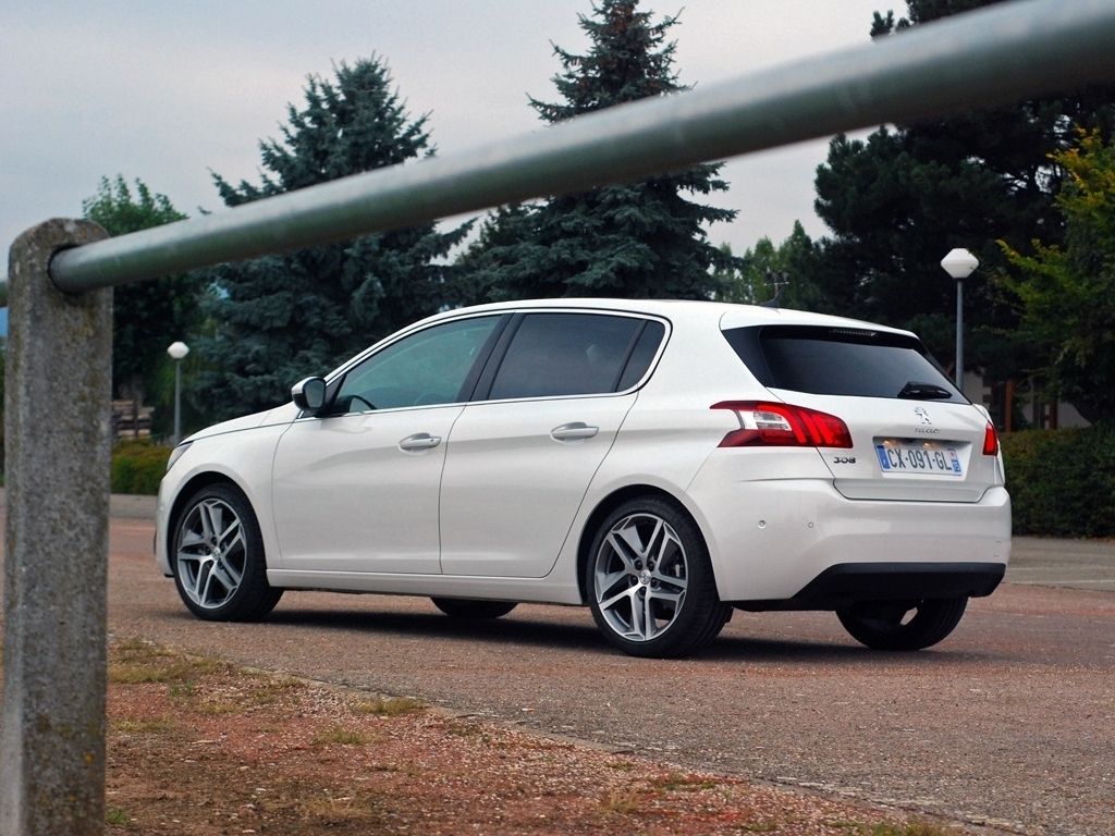 Peugeot 308 II Hatchback 5d - galeria redakcyjna - Galerie redakcyjne ...