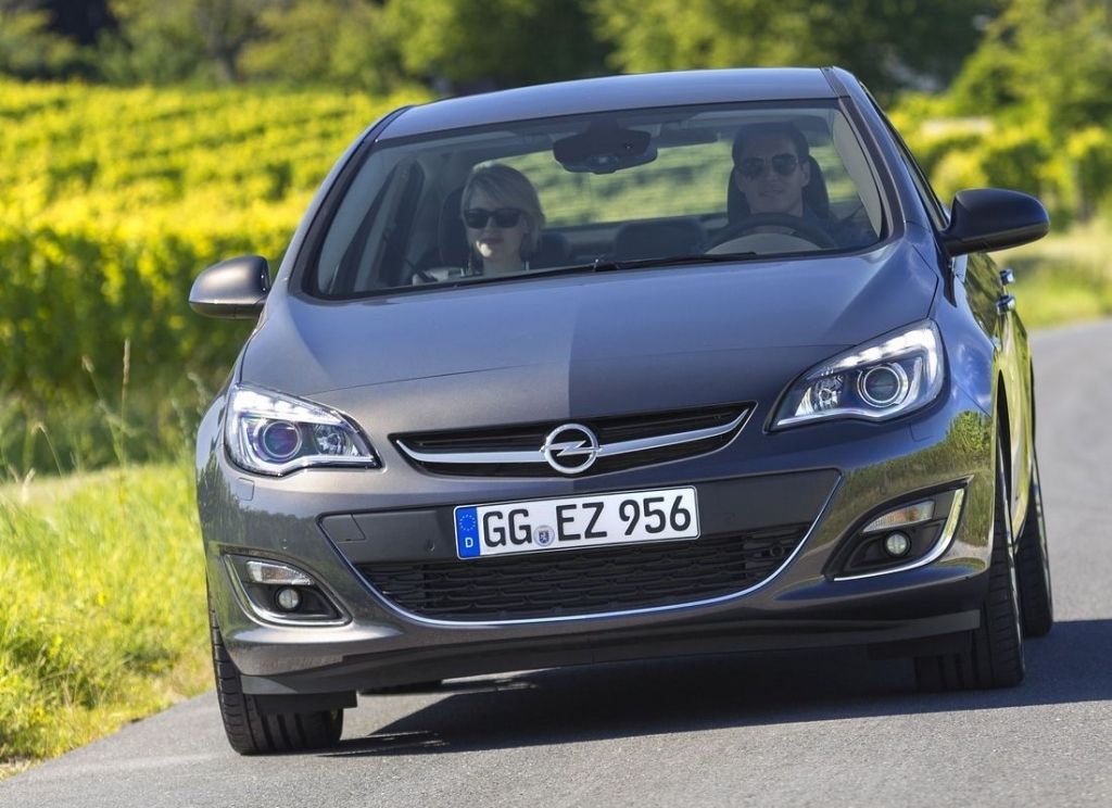 Opel Astra IV Sedan - Galerie prasowe - Galeria • AutoCentrum.pl