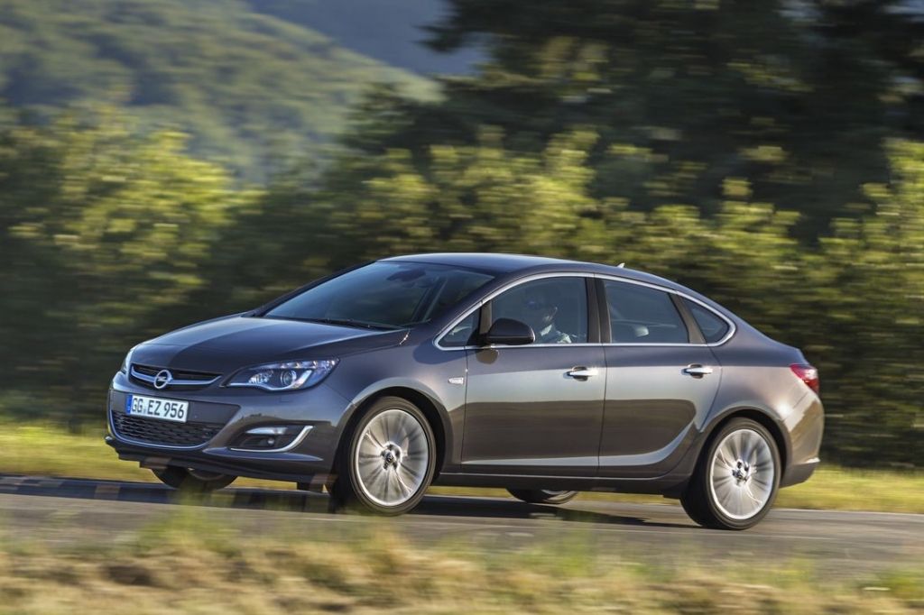 Opel Astra IV Sedan - Galerie prasowe - Galeria • AutoCentrum.pl
