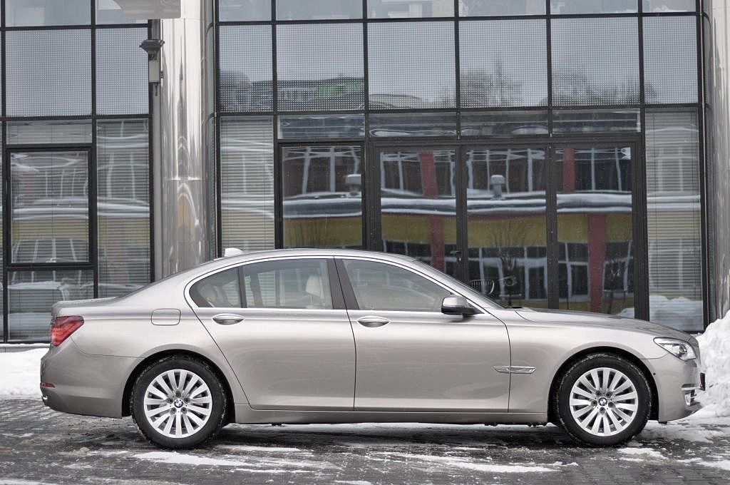 BMW Seria 7 F01 Facelifting 740d 313KM - galeria redakcyjna - Galerie ...
