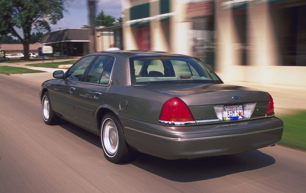 Ford Crown Victoria 2001 - Galerie prasowe - Galeria • AutoCentrum.pl