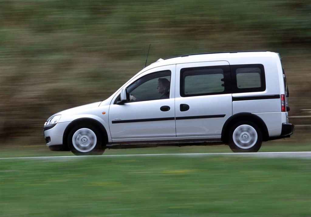 Opel Combo C Tour - Galerie prasowe - Galeria • AutoCentrum.pl