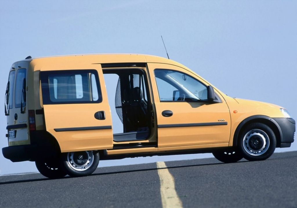 Opel Combo C Tour - Galerie prasowe - Galeria • AutoCentrum.pl