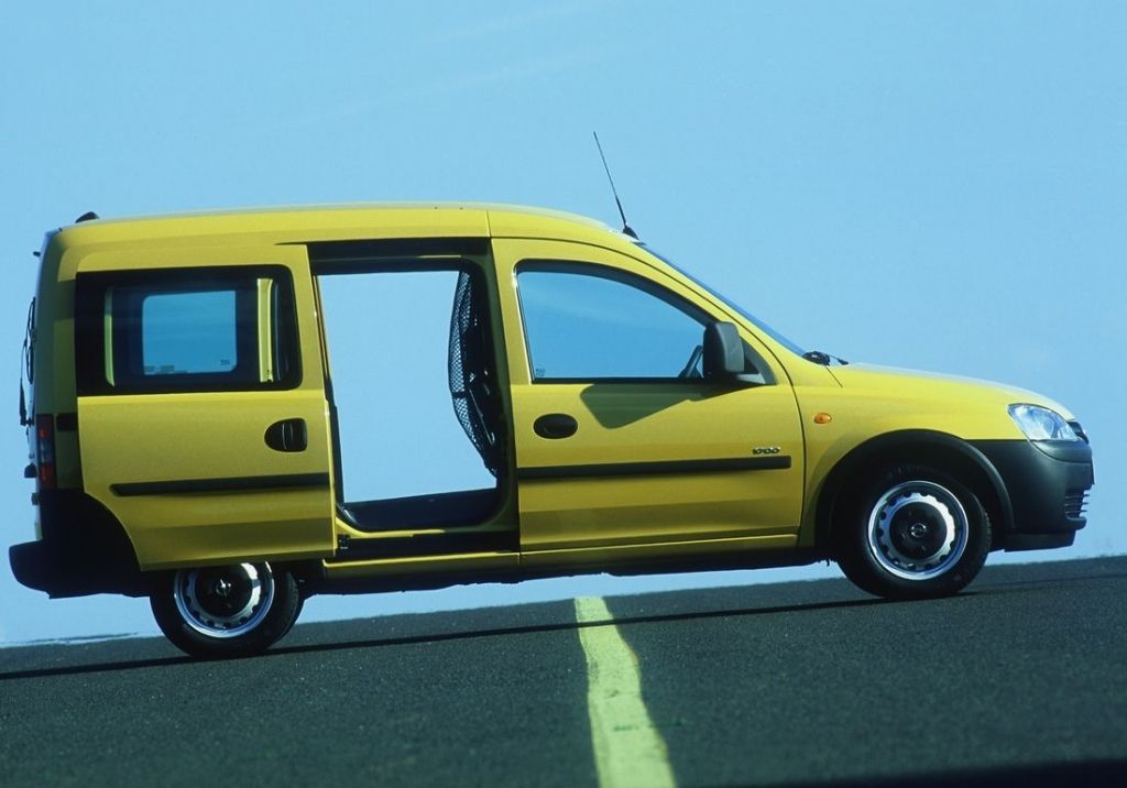 Opel Combo C Tour - Galerie prasowe - Galeria • AutoCentrum.pl