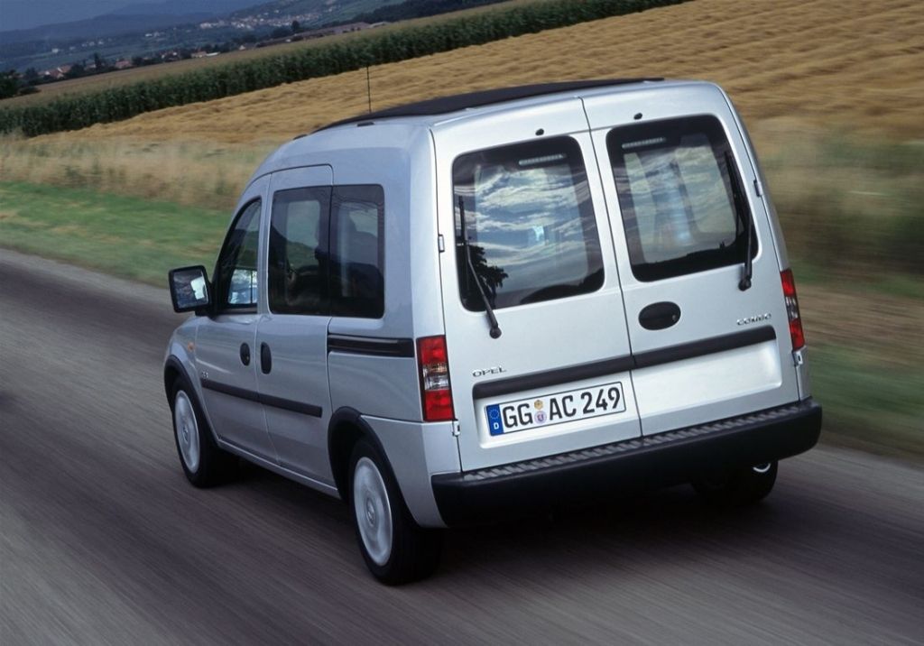 Opel Combo C Tour - Galerie prasowe - Galeria • AutoCentrum.pl