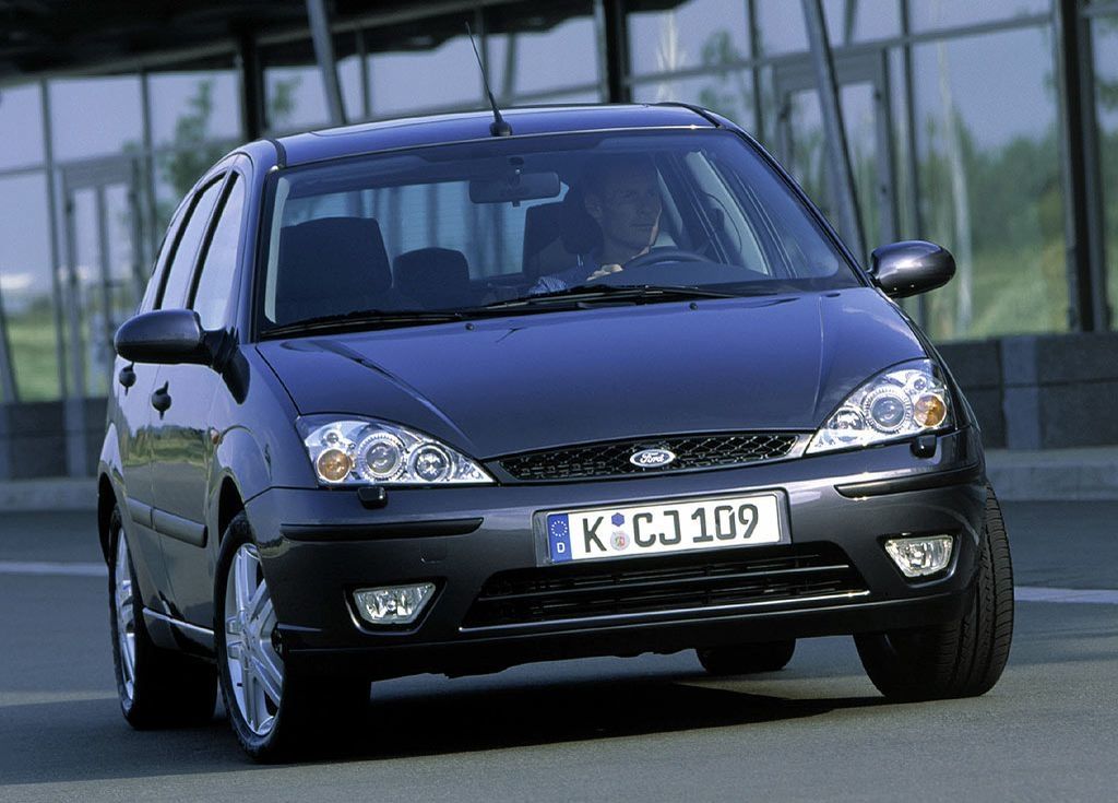 Ford Focus 2001 - Galerie prasowe - Galeria • AutoCentrum.pl