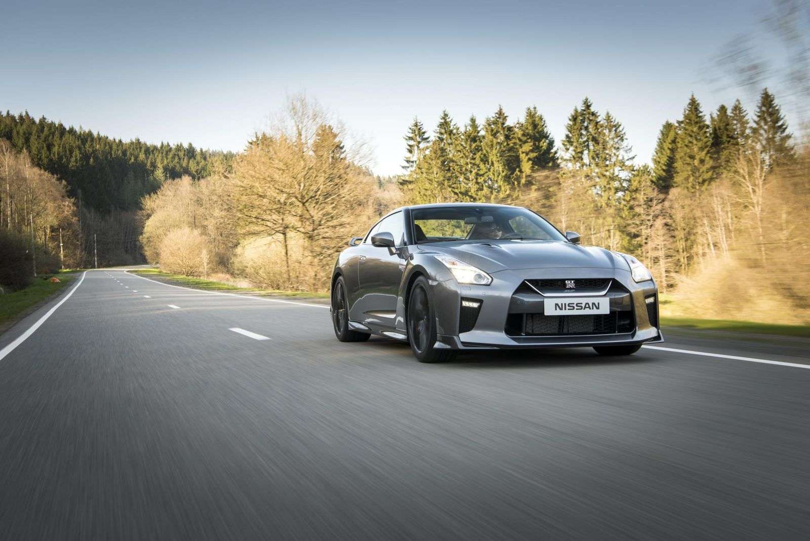 Nissan GT-R (2017) - Galerie prasowe - Galeria • AutoCentrum.pl
