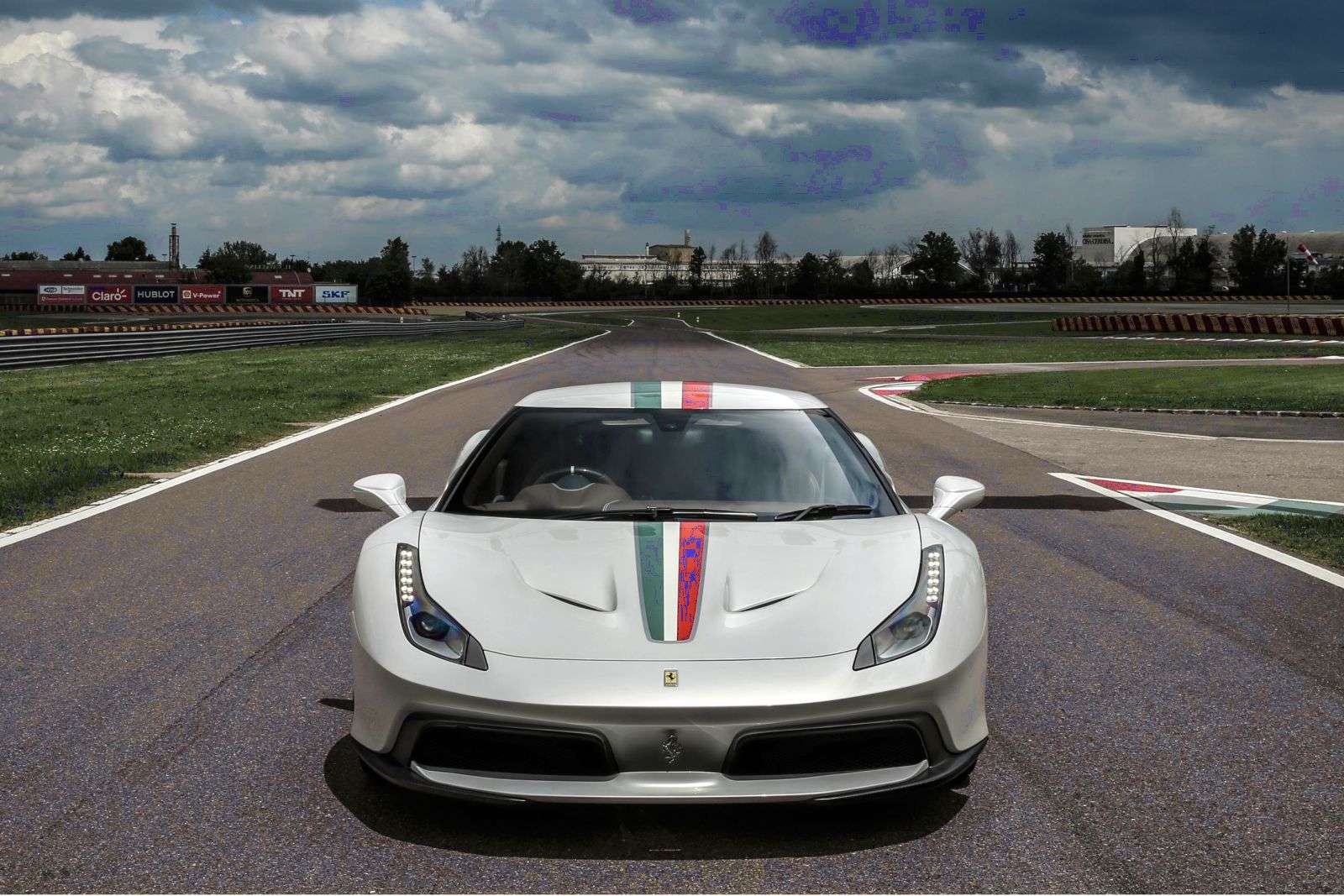 Ferrari 458 MM Speciale (2016) - Galerie prasowe - Galeria • AutoCentrum.pl