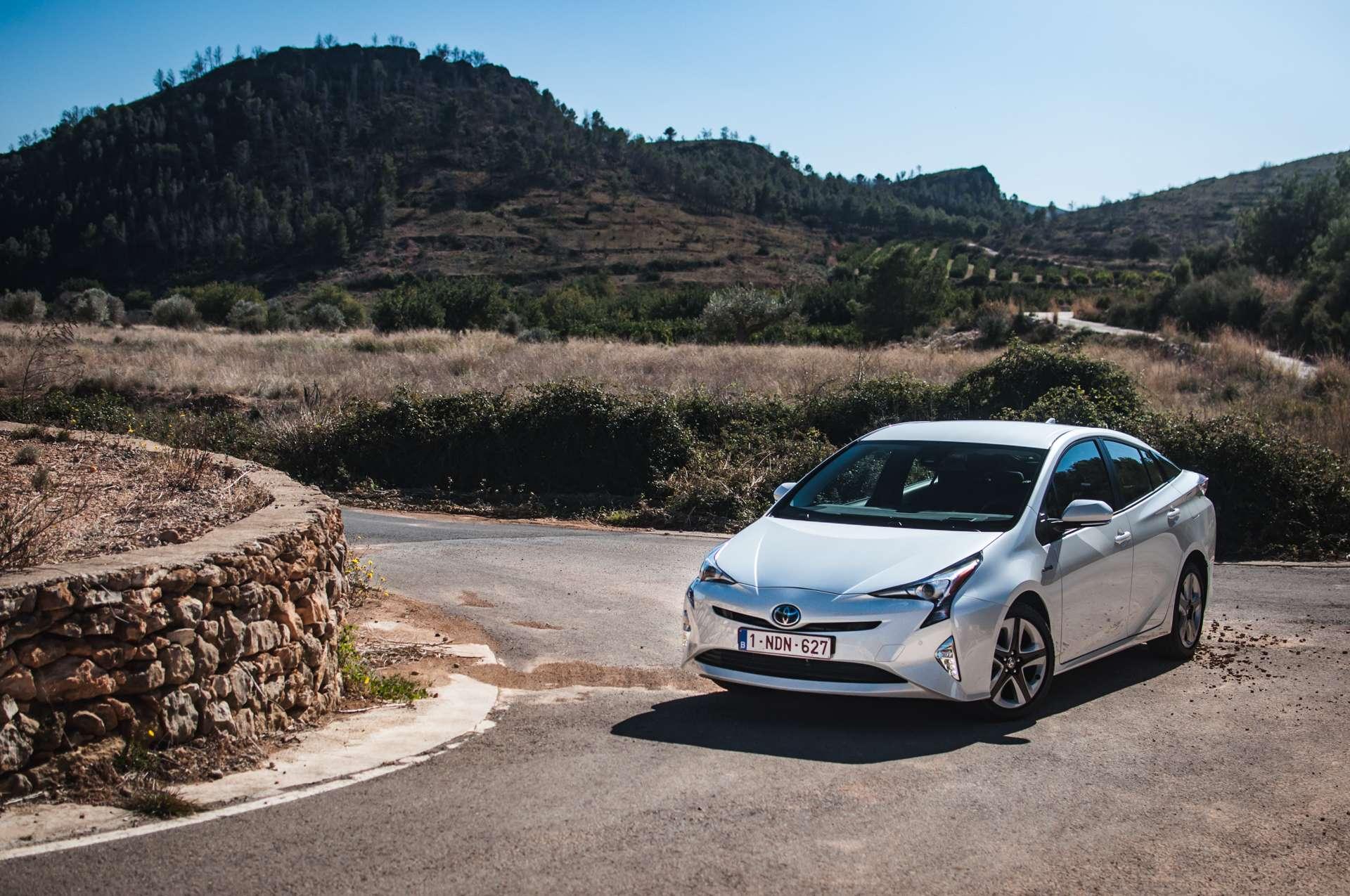 Toyota Prius IV - galeria redakcyjna - Galerie redakcyjne - Galeria ...