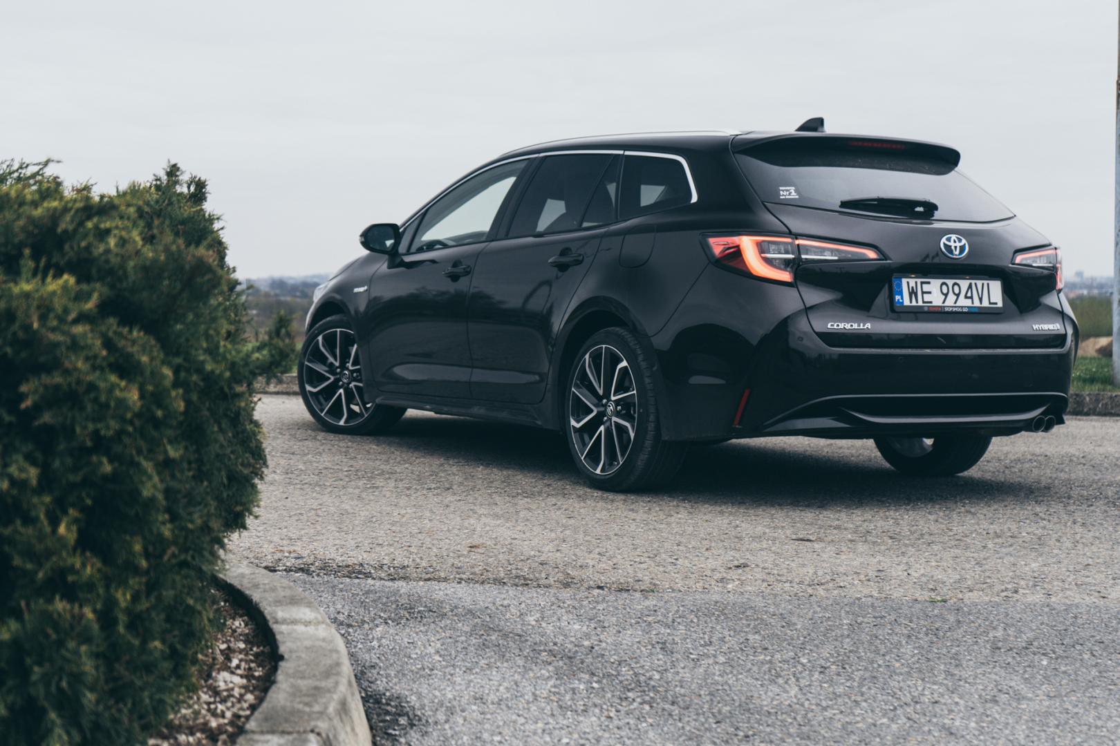 Toyota Corolla 2.0 Hybrid Dynamic Force 180 KM - galeria redakcyjna ...