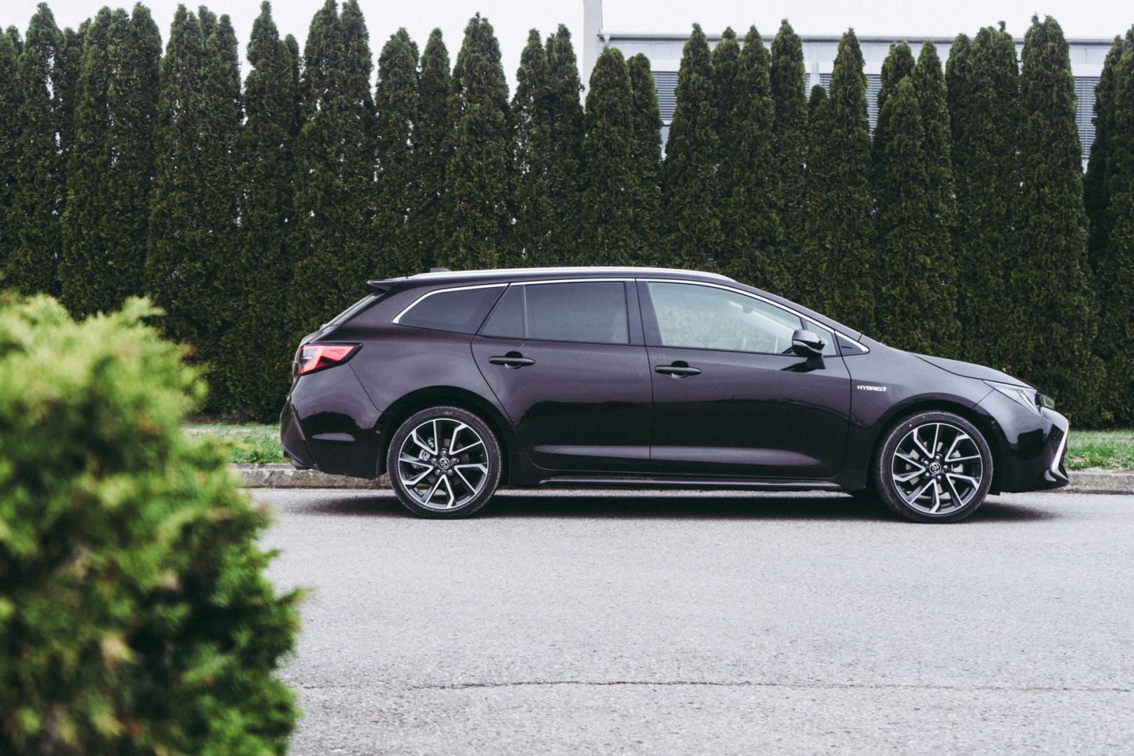 Toyota Corolla 2.0 Hybrid Dynamic Force 180 KM - galeria redakcyjna ...