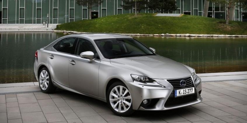 Galerie Lexus IS III • AutoCentrum.pl