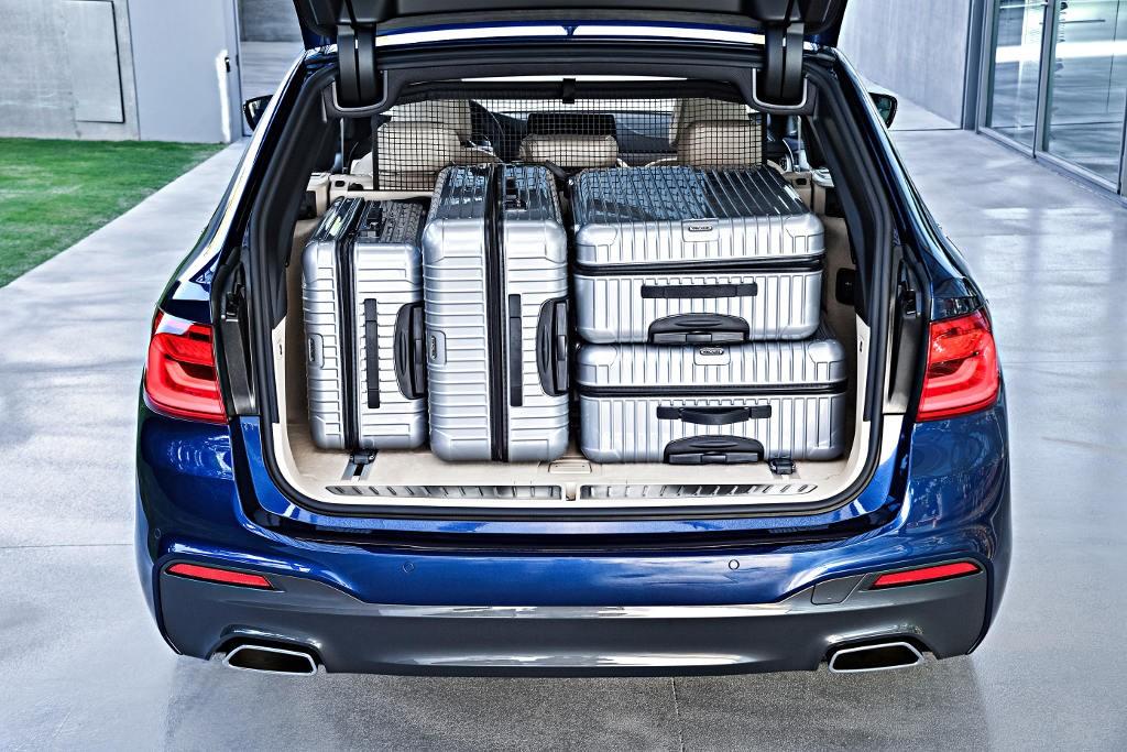 BMW seria 5 kombi oficjalnie • AutoCentrum.pl