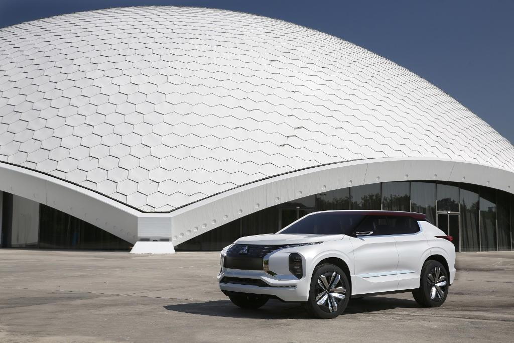 Mitsubishi GT-PHEV Concept • AutoCentrum.pl