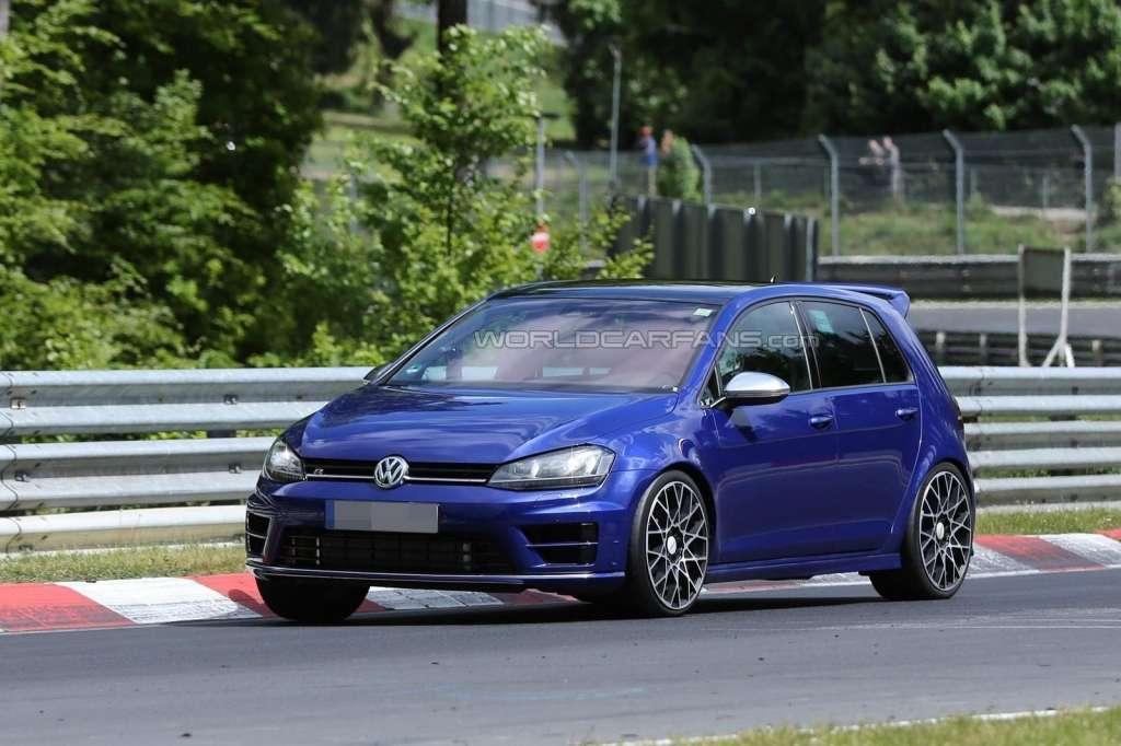 Volkswagen Golf R400 - nuklearny hot hatch • AutoCentrum.pl
