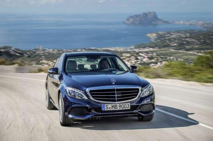 Mercedes Klasy C z nową podstawową wersją C160 • AutoCentrum.pl