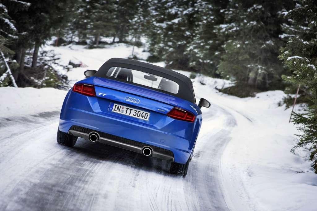 Audi TT Roadster - bez dachu w zimowej scenerii • AutoCentrum.pl
