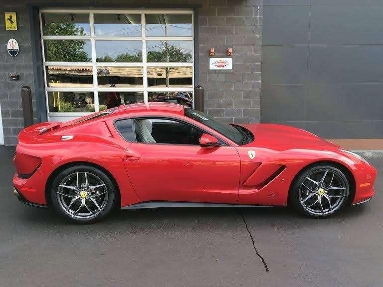 Ferrari SP America na pierwszych nieoficjalnych zdjęciach • AutoCentrum.pl