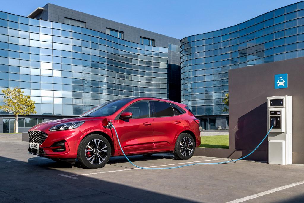 Oto nowy Ford Kuga. I od razu w aż trzech wersjach hybrydowych ...